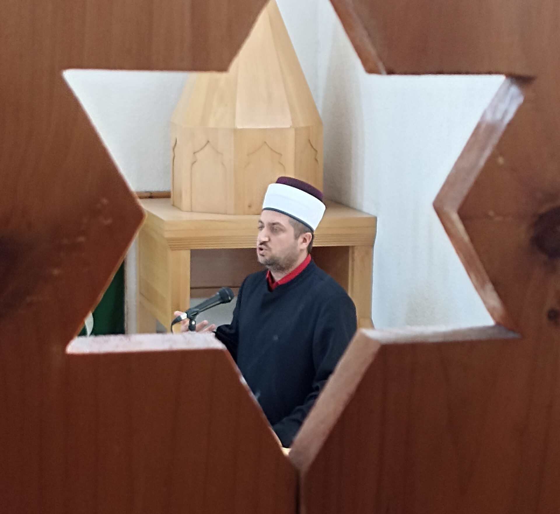 Hutba Mr. Emira Hasanovića, imama Atik-Savske džamije u Brčkom o....