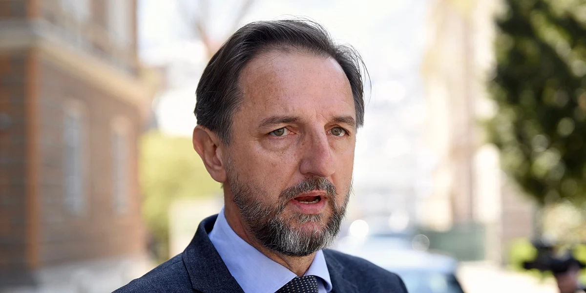 Ko je Dževad Mahmutović koji je opet spasio Dodika i vlast u RS: Kako ...